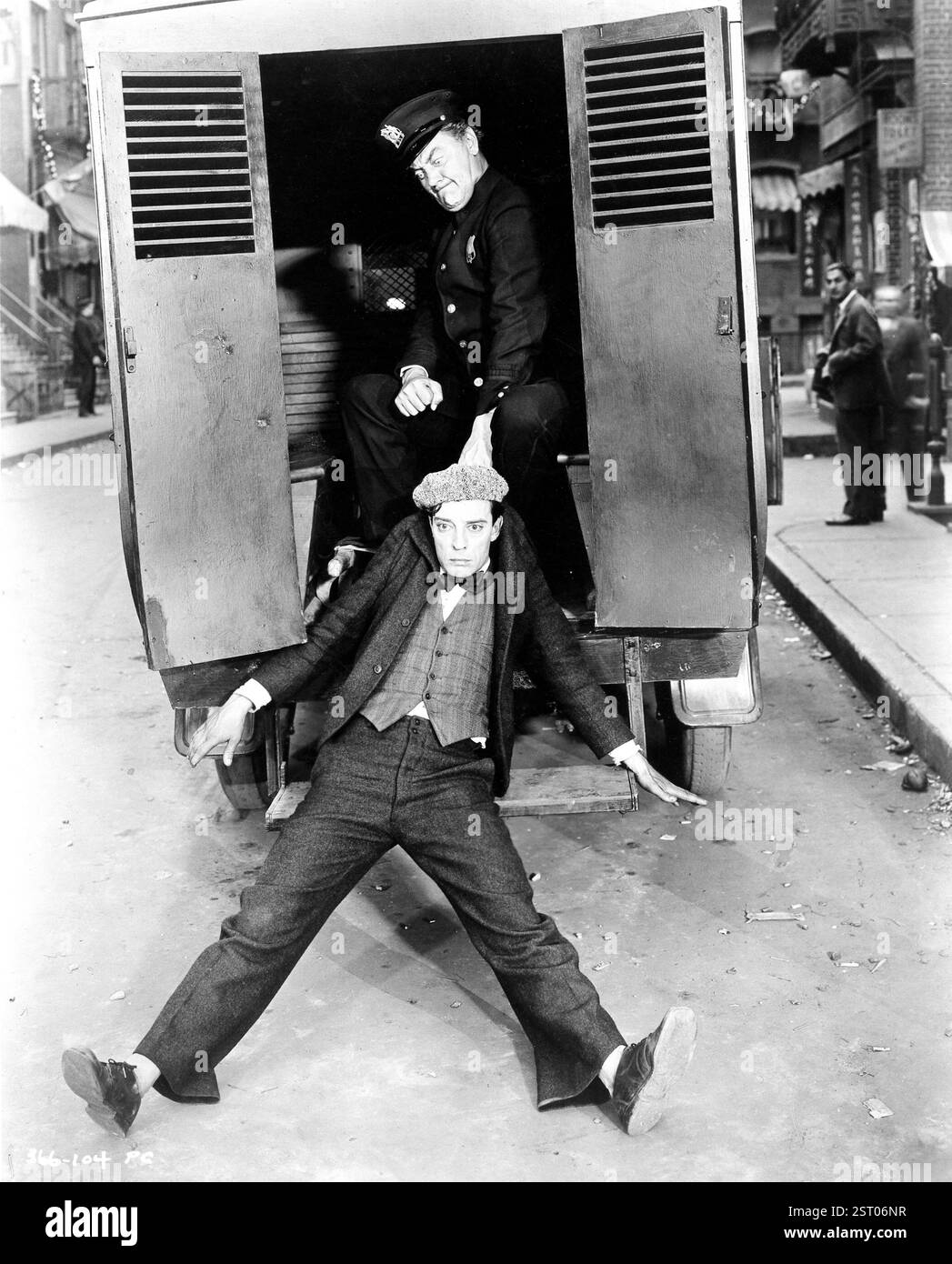 THE CAMERAMAN [US 1928] HARRY GRIBBON, BUSTER KEATON Date: 1928 Stock ...