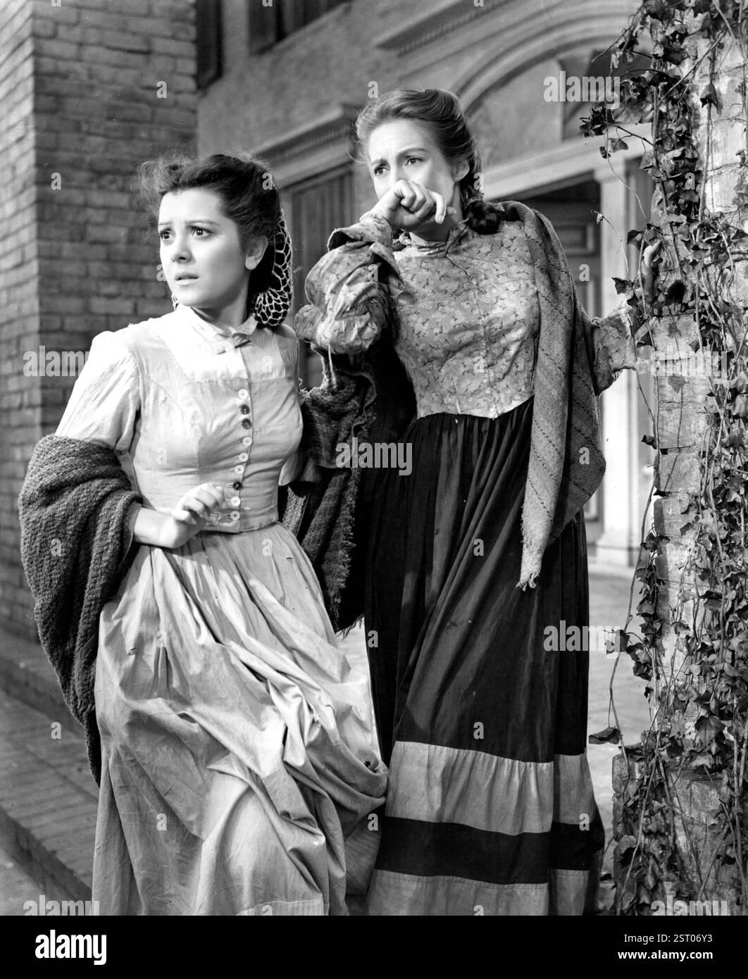 GONE WITH THE WIND [US 1939] ANN RUTHERFORD, EVELYN KEYES Date: 1939 ...