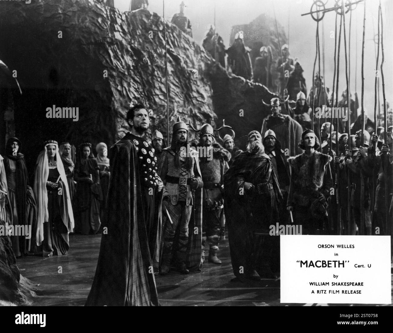 MACBETH [US 1948] ORSON WELLES as MacBeth [centre, left], ERSKINE SANDFORD as Duncan, RODDY ...