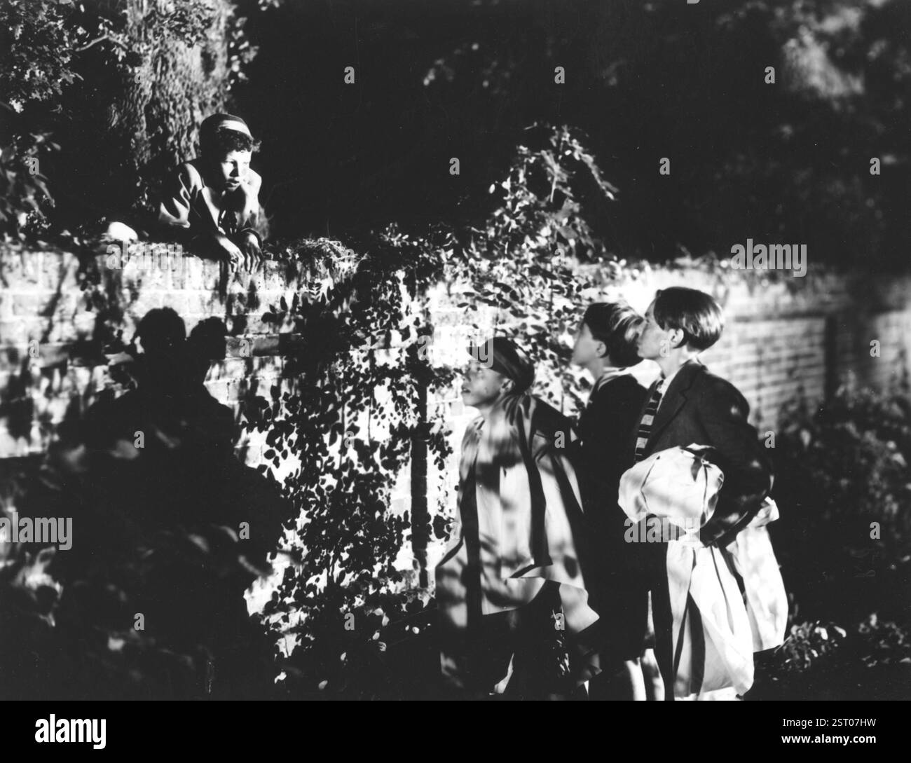 WILLIAM COMES TO TOWN [BR 1948] WILLIAM GRAHAM [left], JAMES CRABBE ...