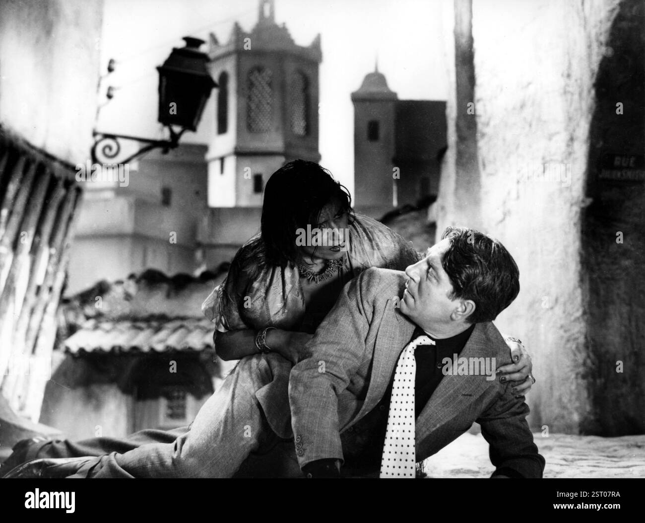 PEPE LE MOKO [FR 1937] LINE NORO, JEAN GABIN Date: 1937 Stock Photo - Alamy