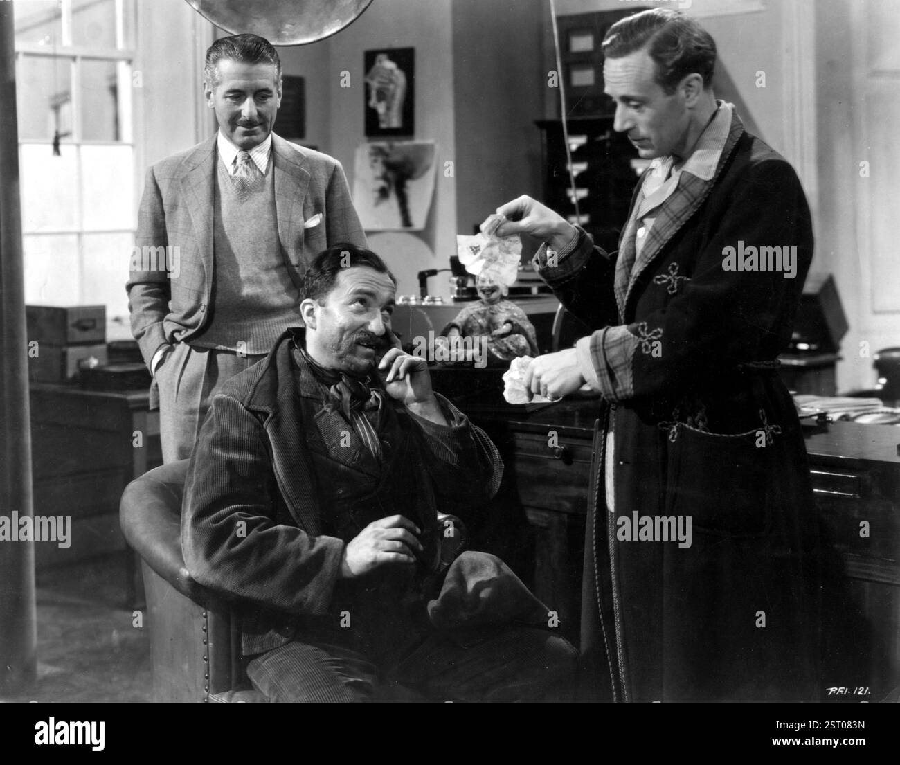 PYGMALION [BR 1938] SCOTT SUNDERLAND as Colonel Pickering, WILFRID ...