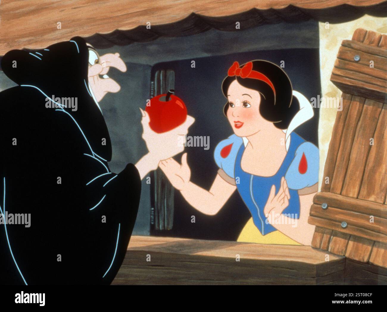 SNOW WHITE AND THE SEVEN DWARFS [US 1937] Wicked Queen, Snow White YOU MUST CREDIT: WALT DISNEY ...