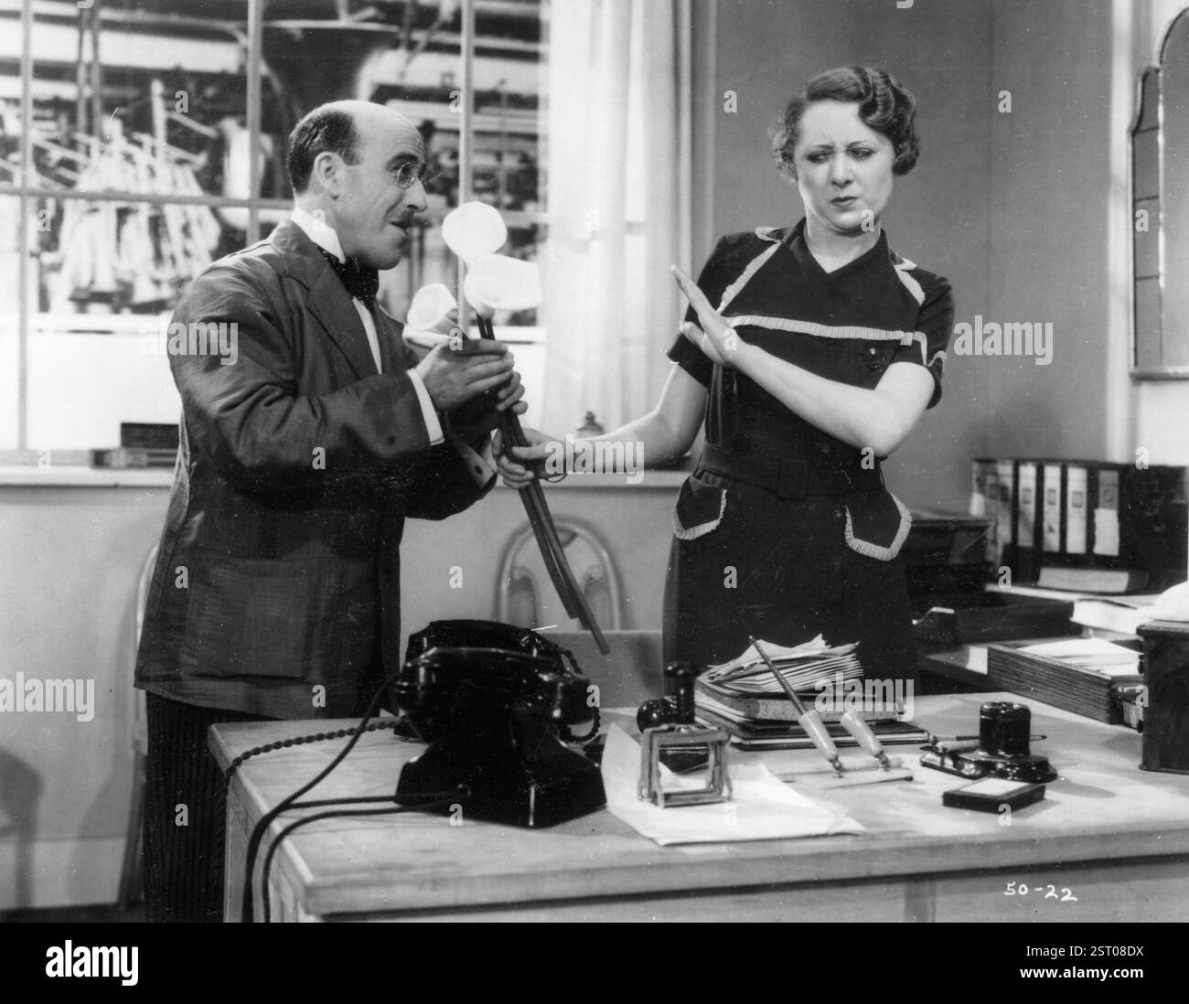 CAR OF DREAMS [BR 1935] ROBERTSON HARE, NORAH HOWARD Date: 1935 Stock ...