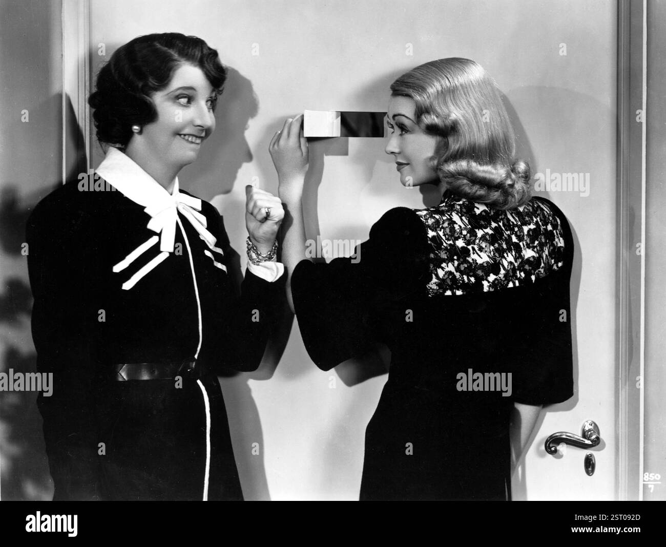 SERVICE DE LUXE [US 1938] HELEN BRODERICK, CONSTANCE BENNETT Date: 1938 ...