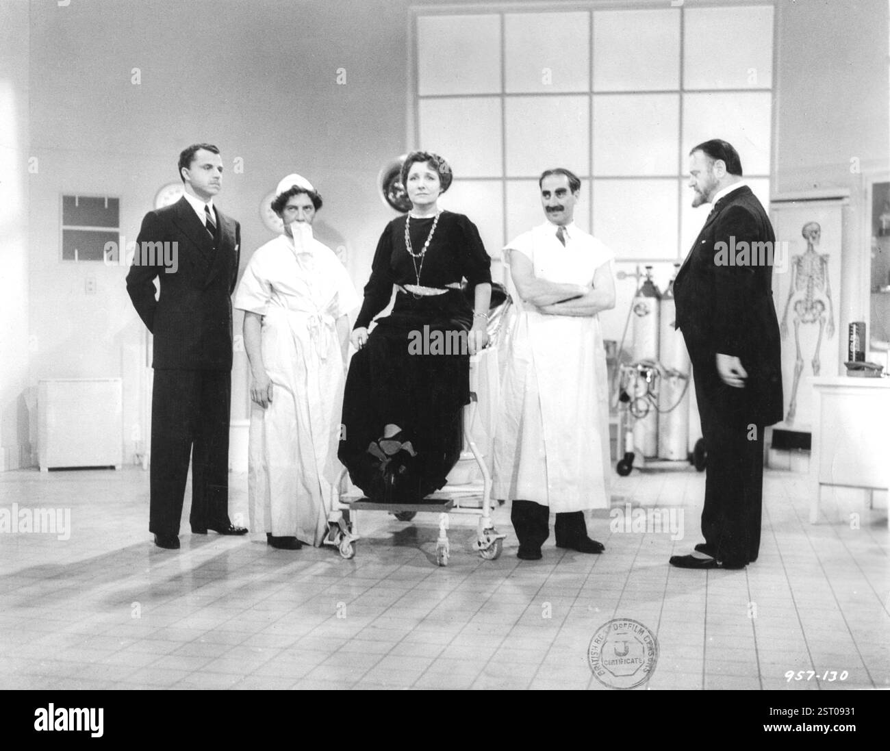 A DAY AT THE RACES [US 1937] LEONARD CEELEY, CHICO MARX, MARGARET ...