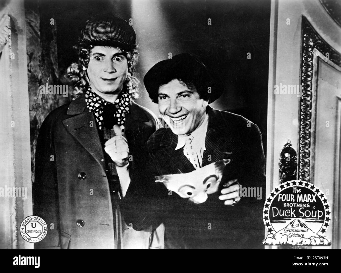 DUCK SOUP [US 1933] HARPO MARX, CHICO MARX Date: 1933 Stock Photo - Alamy