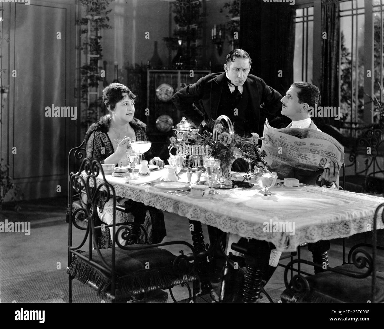 THE HOTTENTOT [US 1922] RAYMOND HATTON [centre] Date: 1922 Stock Photo ...