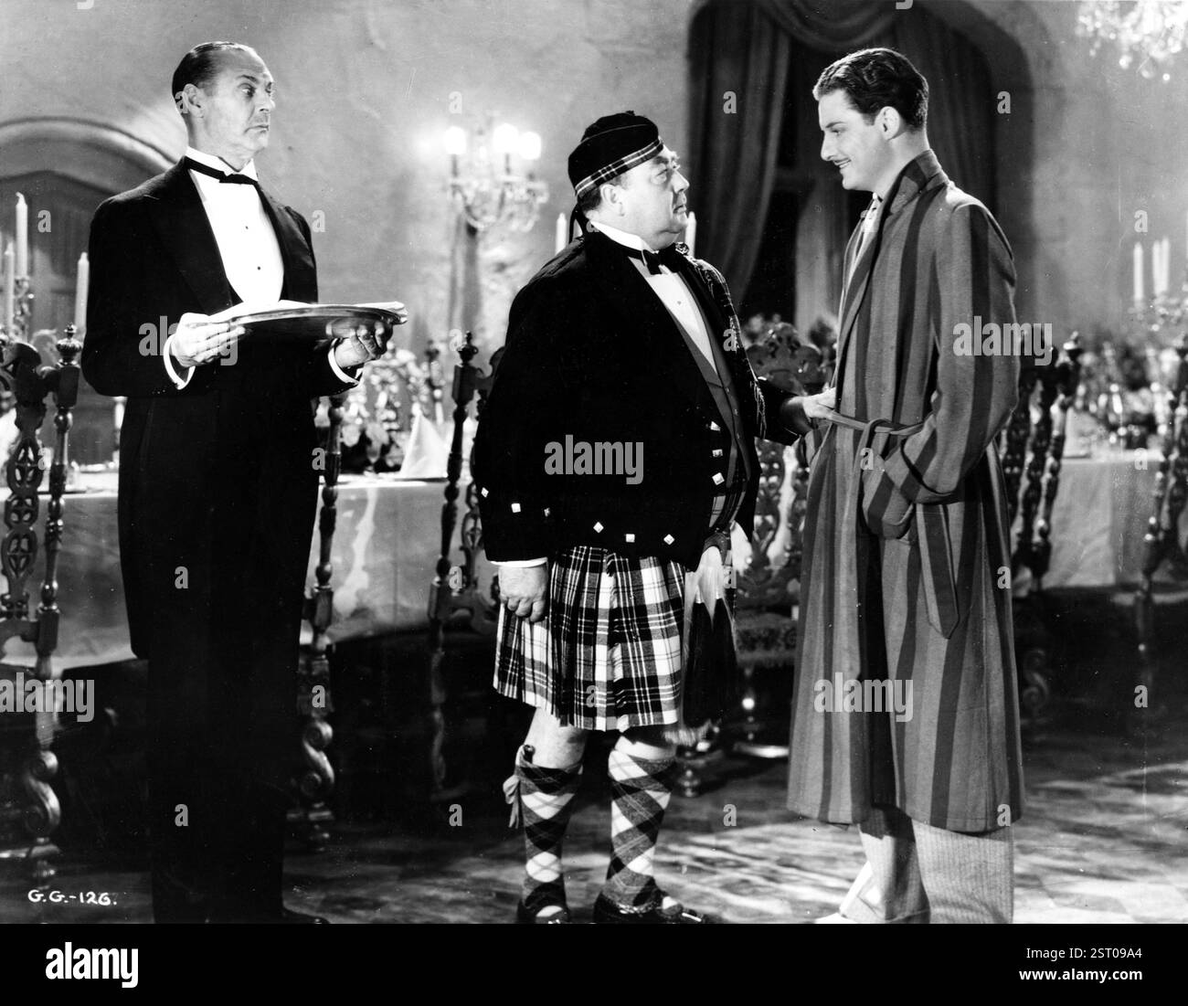 THE GHOST GOES WEST [US 1935] EUGENE PALLETTE, ROBERT DONAT Date: 1935 ...