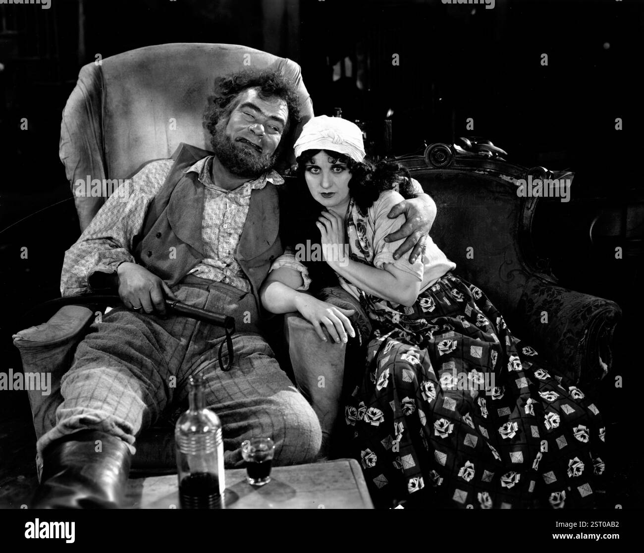 UNCLE TOM'S CABIN [US 1927] GEORGE SIEGMANN as Simon Legree, MARGARITA ...