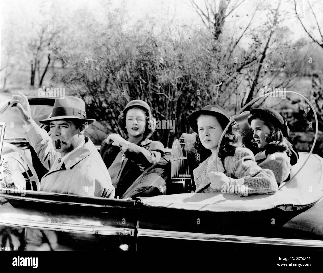 MR BLANDINGS BUILDS HIS DREAM HOUSE [US 1948] [L-R] CARY GRANT, MYRNA ...