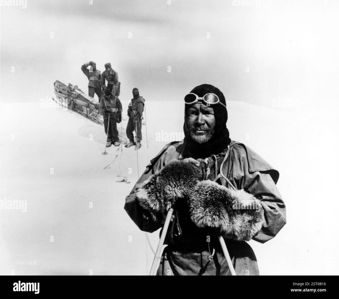 SCOTT OF THE ANTARCTIC [BR 1948] JOHN MILLS as Captain Scott Date: 1948 ...