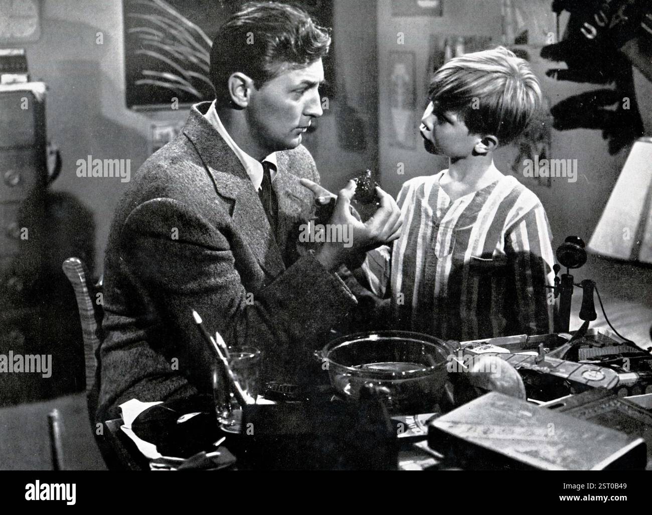 HOLIDAY AFFAIR [US 1949] ROBERT MITCHUM, GORDON GEBERT Date: 1949 Stock ...