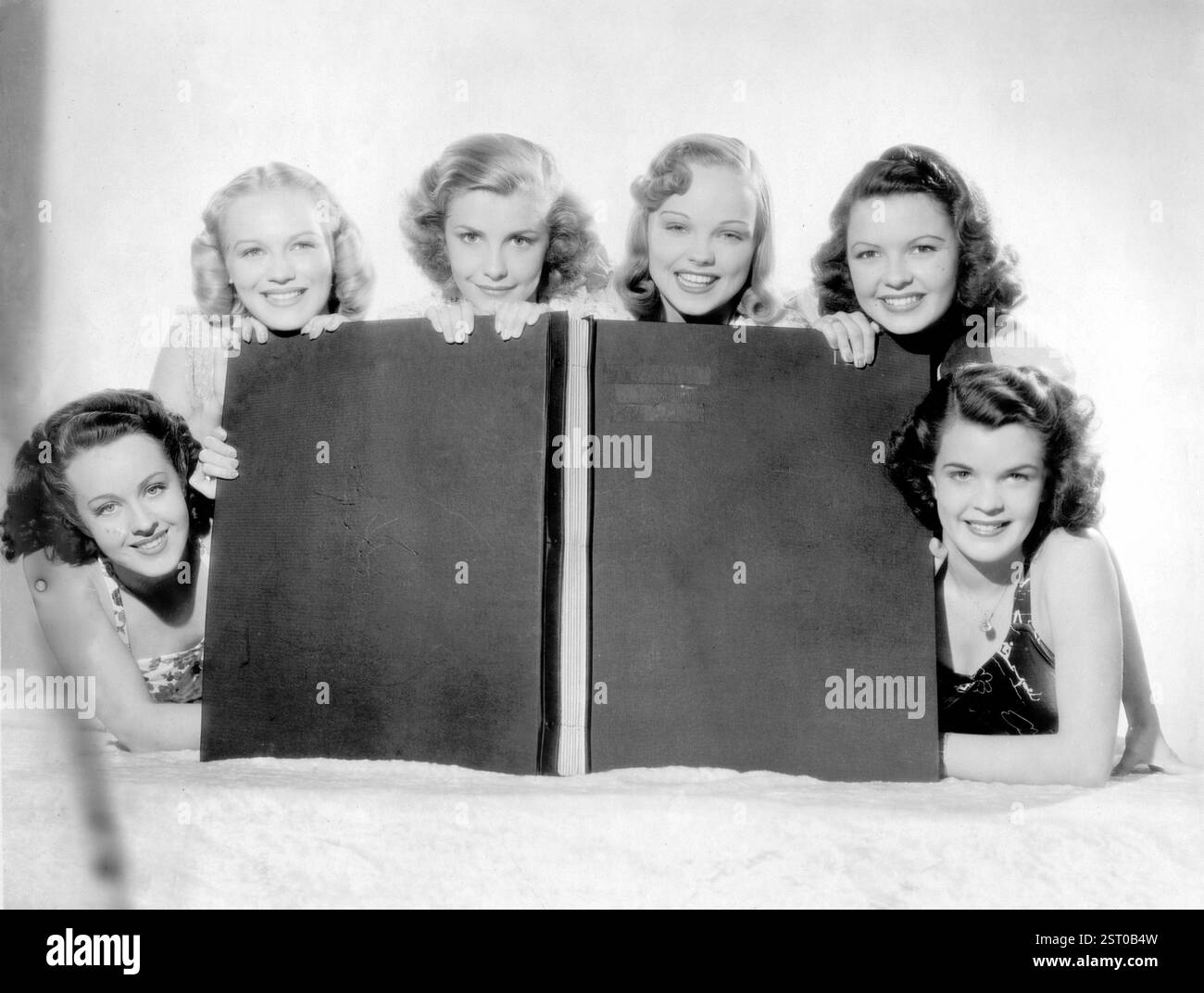 GIRLS' SCHOOL [US 1938] PEGGY MORAN, MARTHA O'DRISCOLL, ?, MARJORIE ...