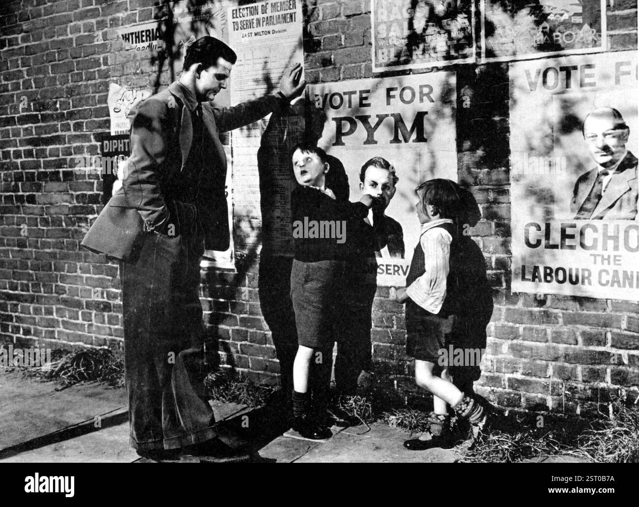 THE CHILTERN HUNDREDS [BR 1949] DAVID TOMLINSON Date: 1949 Stock Photo ...