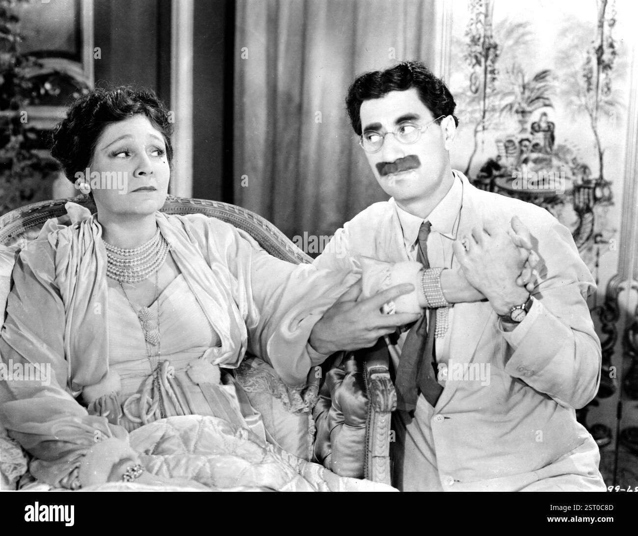 A NIGHT AT THE OPERA [US 1935] MARGARET DUMONT, GROUCHO MARX Date: 1935 ...