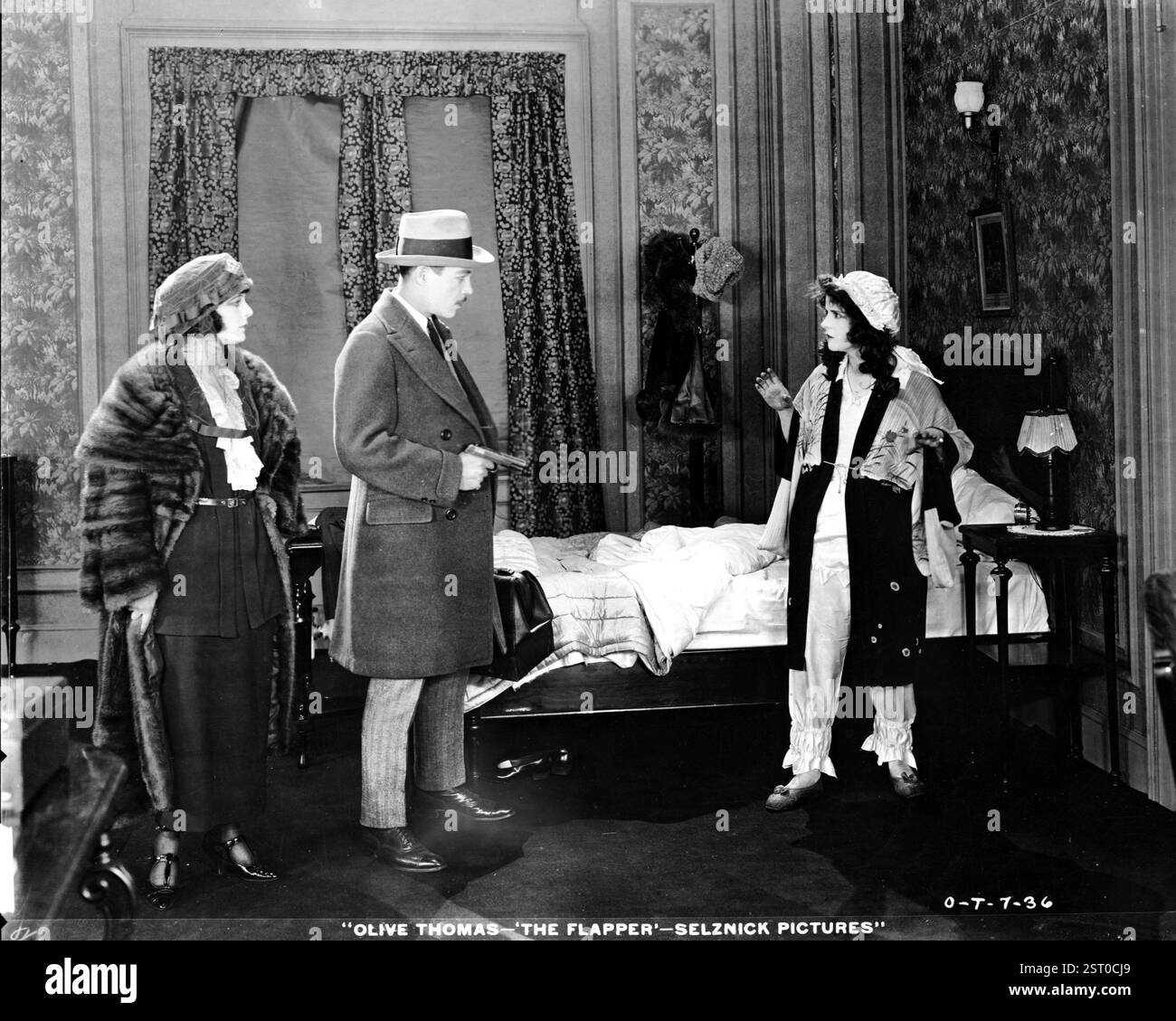 THE FLAPPER [US 1920] KATHERINE JOHNSTON [?], ARTHUR HOUSMAN (aka ...