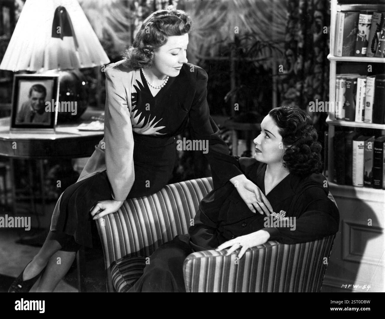 MY FAVOURITE WIFE [US 1940] IRENE DUNNE, GAIL PATRICK Date: 1940 Stock Photo - Alamy