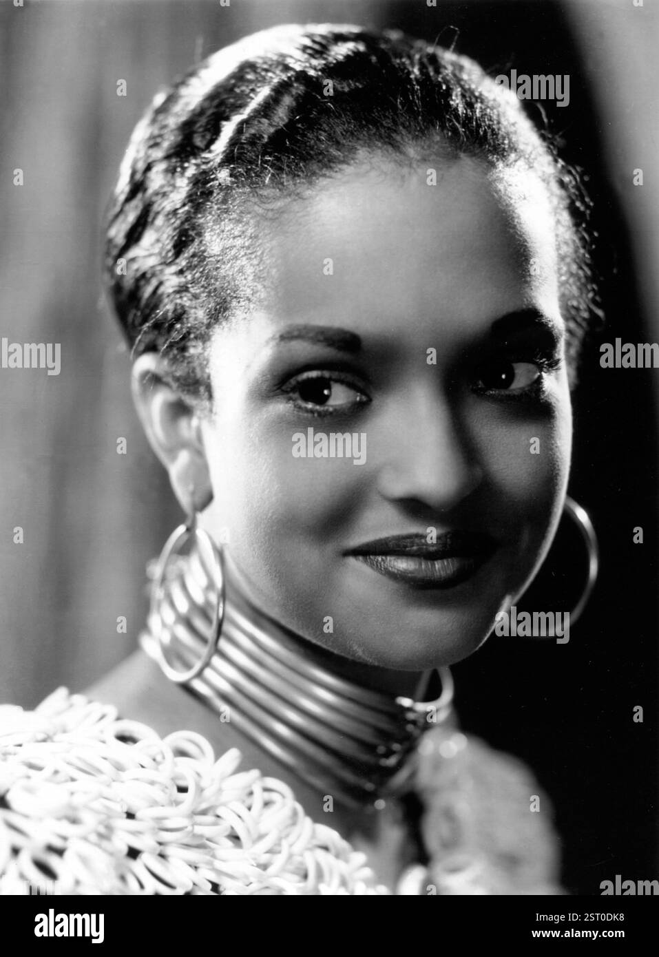 SANDERS OF THE RIVERS [BR 1935] NINA MAE MCKINNEY Date: 1935 Stock ...