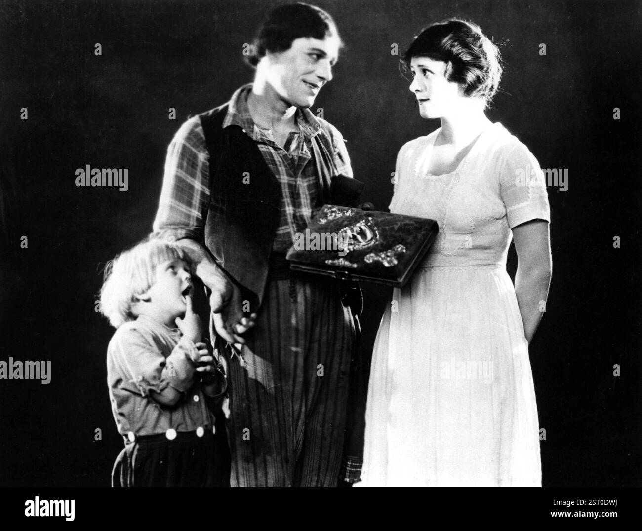 THE TRAP [US 1922] STANLEY GOETHALS, LON CHANEY, IRENE RICH Date: 1922 ...