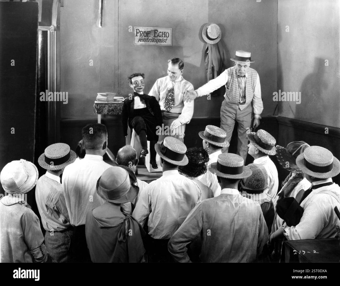 THE UNHOLY THREE [US 1925] LON CHANEY [centre] Date: 1925 Stock Photo ...