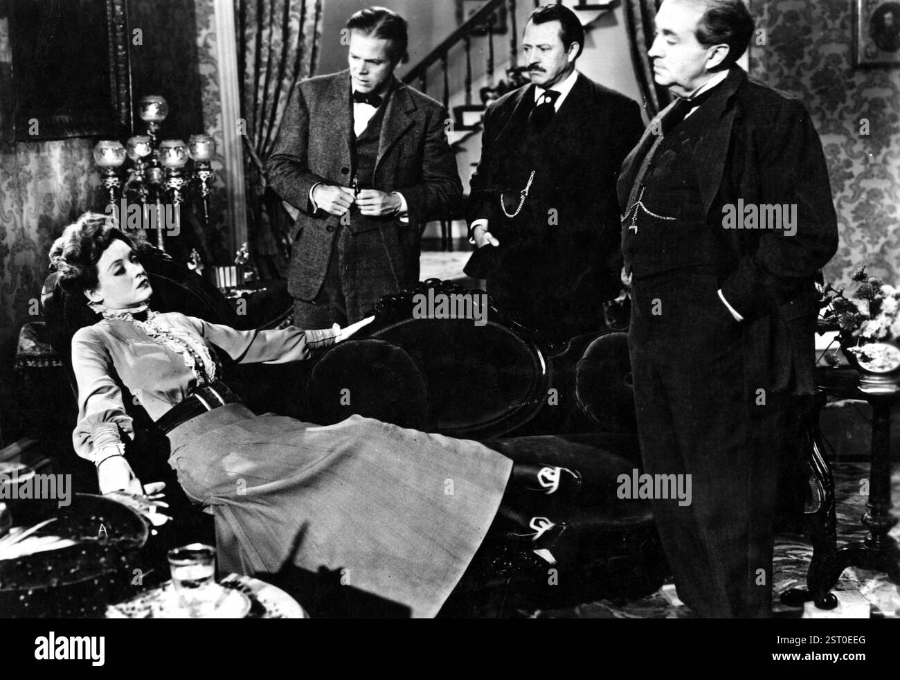 THE LITTLE FOXES [US 1941] BETTE DAVIS, DAN DURYEA, CARL BENTON REID, CHARLES DINGLE Date: 1941 ...