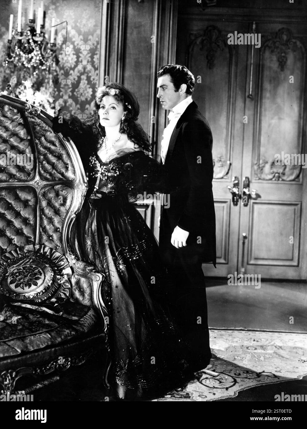 CAMILLE [US 1936] GRETA GARBO, ROBERT TAYLOR Date: 1936 Stock Photo - Alamy