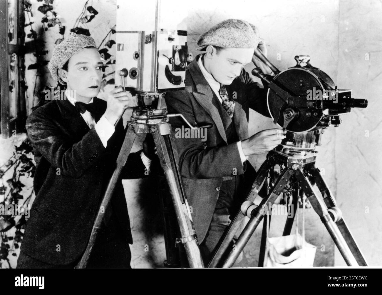 THE CAMERAMAN [US 1928] BUSTER KEATON [left] Date: 1928 Stock Photo - Alamy