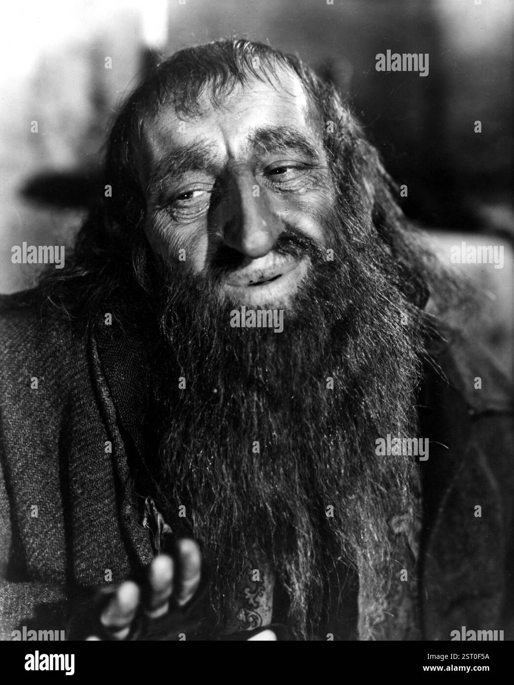 OLIVER TWIST [BR 1948] ALEC GUINNESS as Fagin Date: 1948 Stock Photo ...