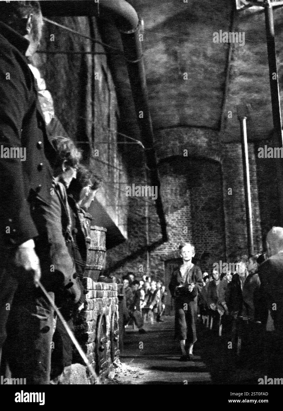 OLIVER TWIST [BR 1948] JOHN HOWARD DAVIES as Oliver Twist Date: 1948 ...