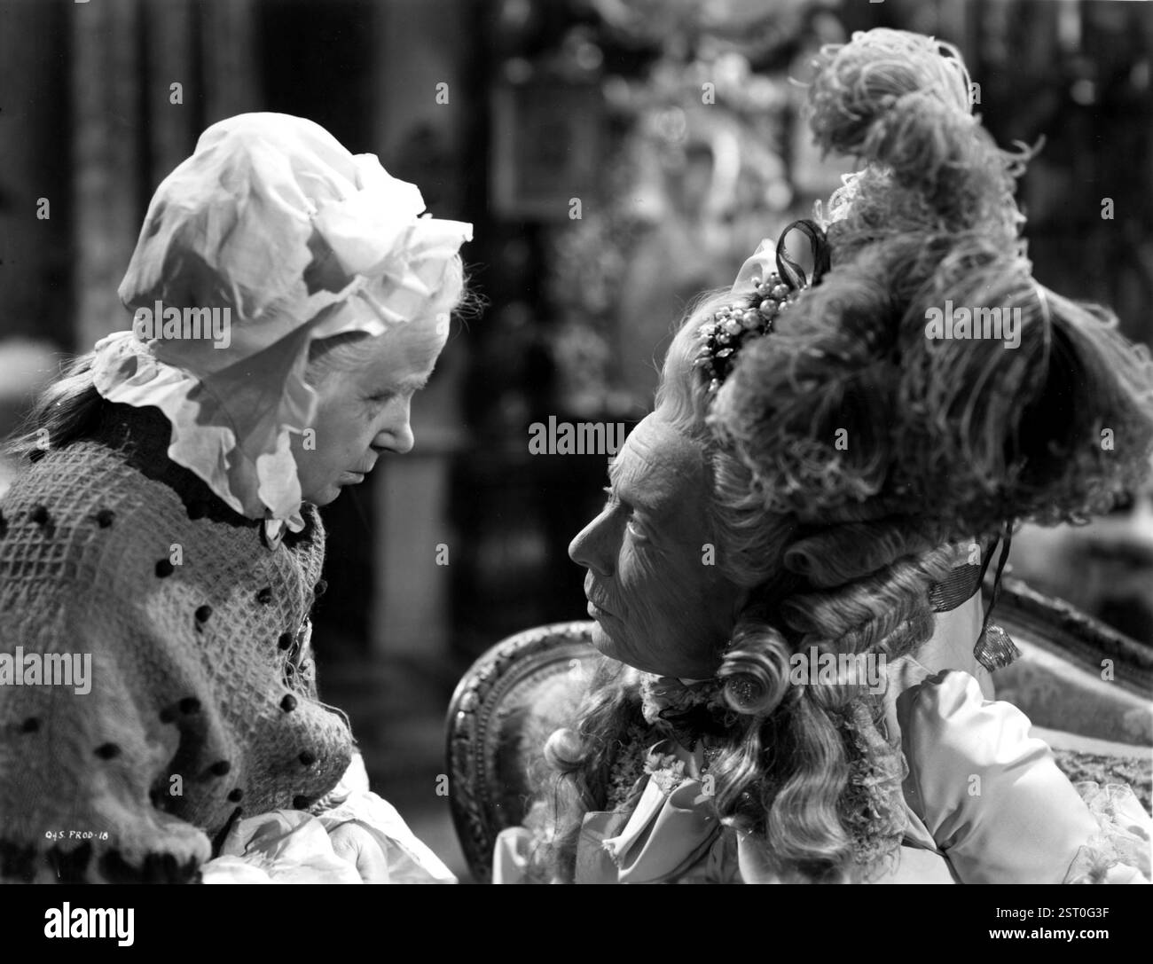 THE QUEEN OF SPADES [BR 1949] EDITH EVANS [right] Date: 1949 Stock ...