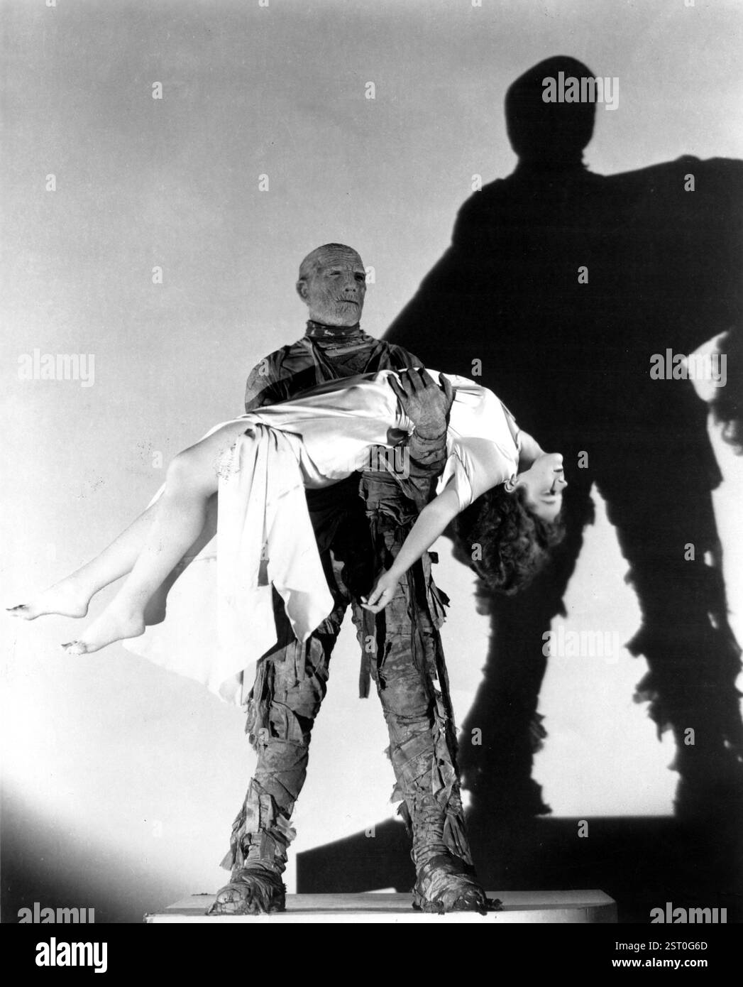 THE MUMMY'S HAND [US 1940] TOM TYLER, PEGGY MORAN Date: 1940 Stock ...