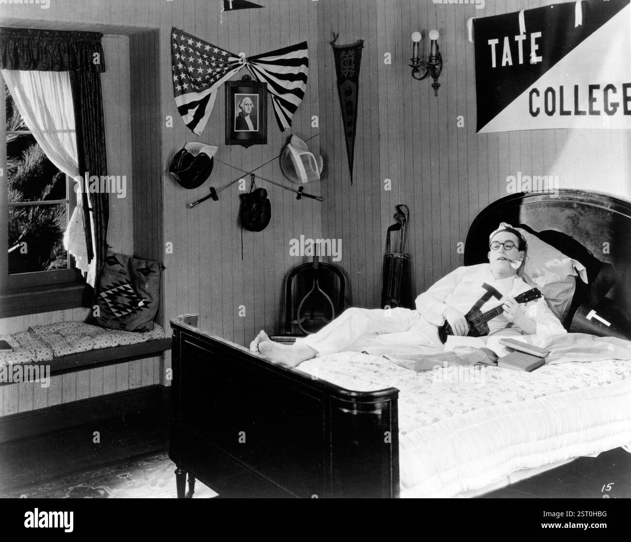 THE FRESHMAN [US 1925] aka COLLEGE DAYS HAROLD LLOYD Date: 1925 Stock ...