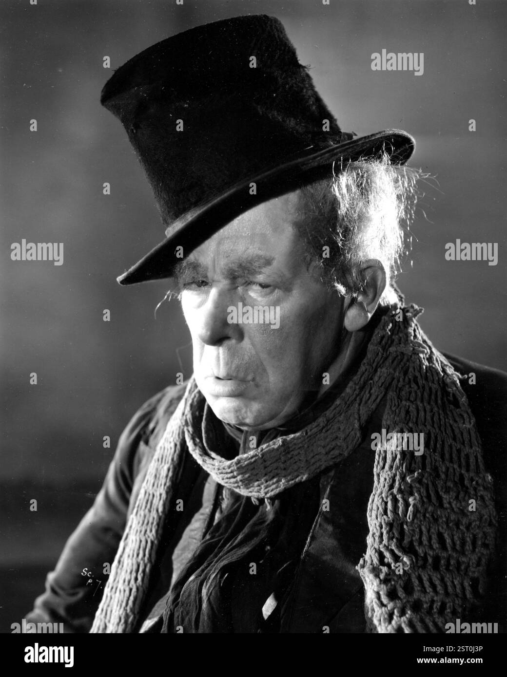 SCROOGE [BR 1935] SEYMOUR HICKS as Ebenezer Scrooge Date: 1935 Stock ...