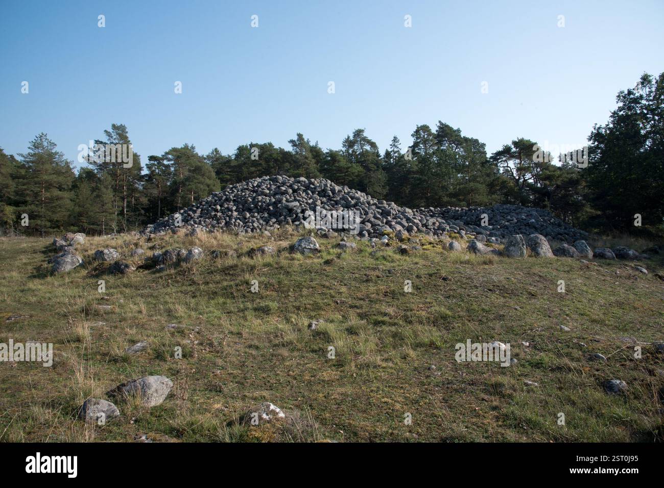 Gålrum's cobble cairn grave was constructed as a four meter high and 30 ...