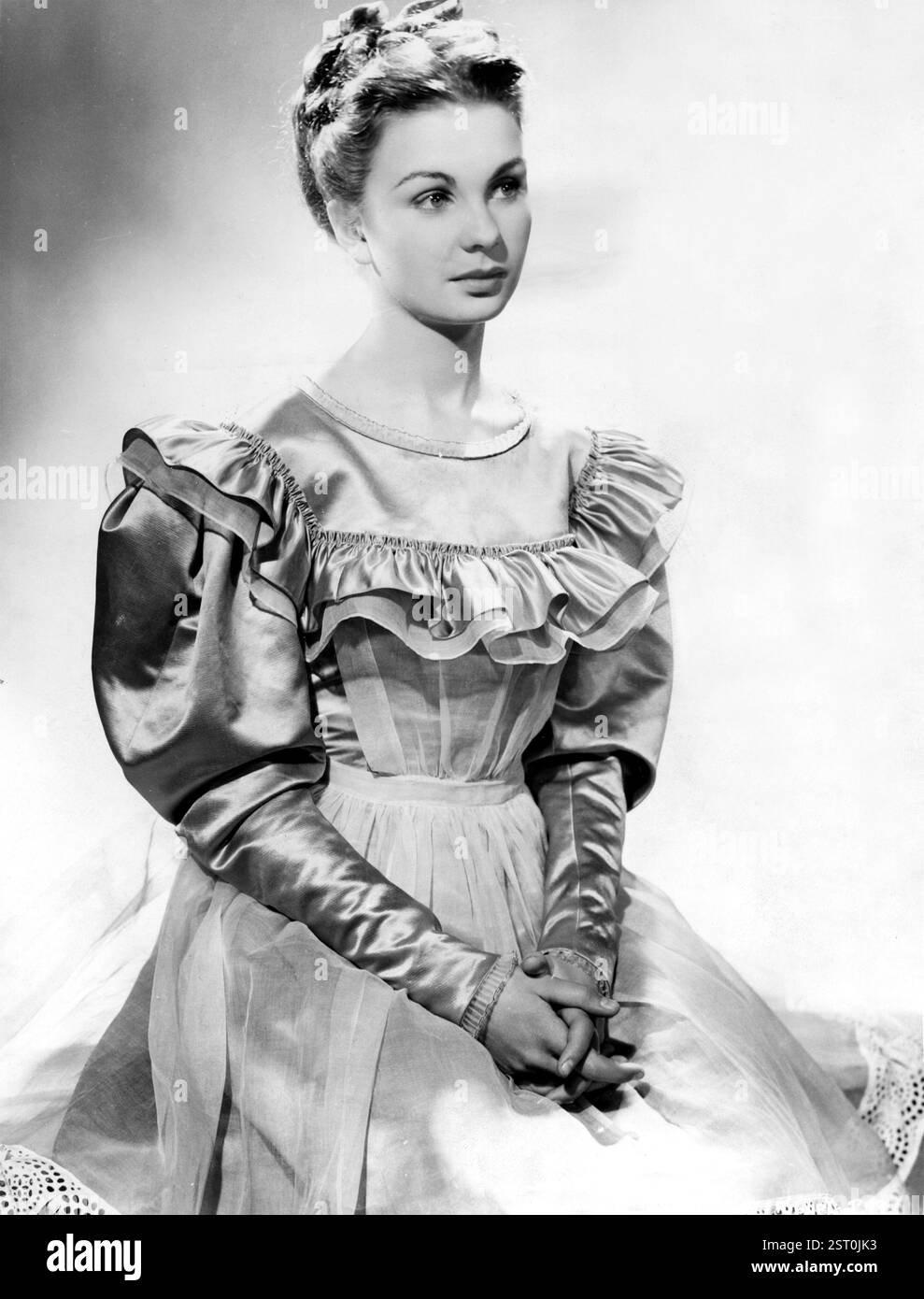 GREAT EXPECTATIONS [BR 1946] JEAN SIMMONS as Estella Date: 1946 Stock ...