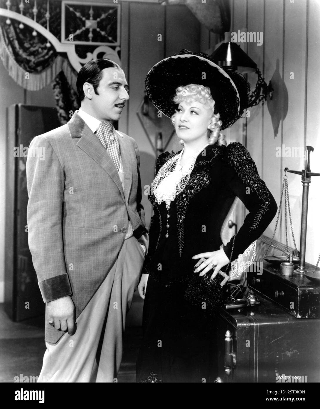MY LITTLE CHICKADEE [US 1940] JOSEPH CALLEIA, MAE WEST Date: 1940 Stock ...