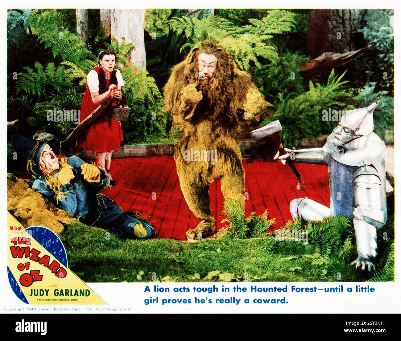 THE WIZARD OF OZ [US 1939] RAY BOLGER as The Scarecrow, JUDY GARLAND as ...