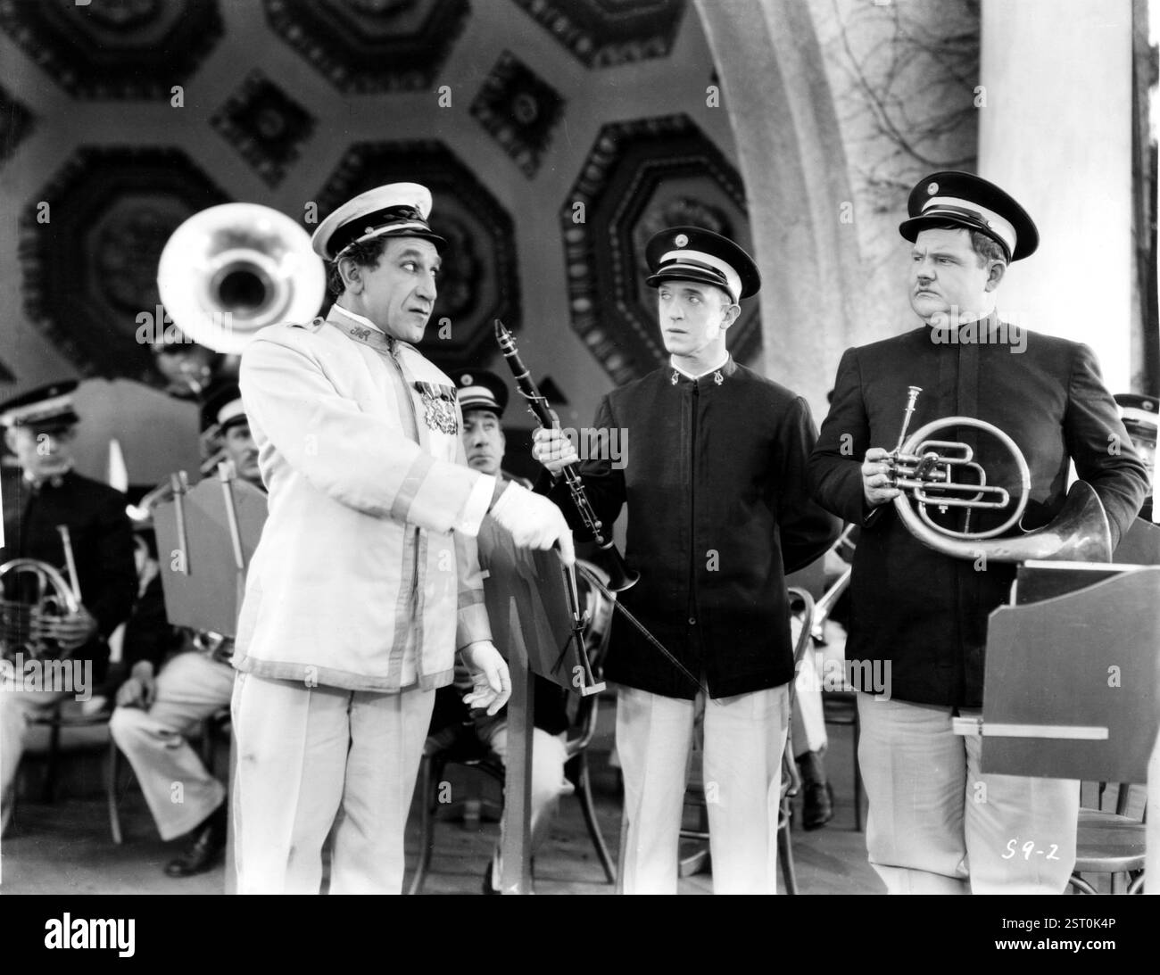YOU'RE DARN TOOTIN' [US 1928] OTTO LEDERER, STAN LAUREL, OLIVER HARDY ...