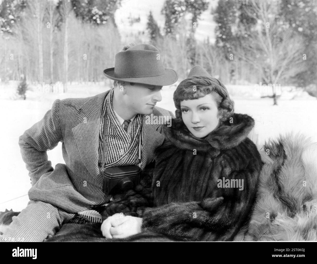 I MET HIM IN PARIS [US 1937] ROBERT YOUNG, CLAUDETTE COLBERT Date: 1937 ...