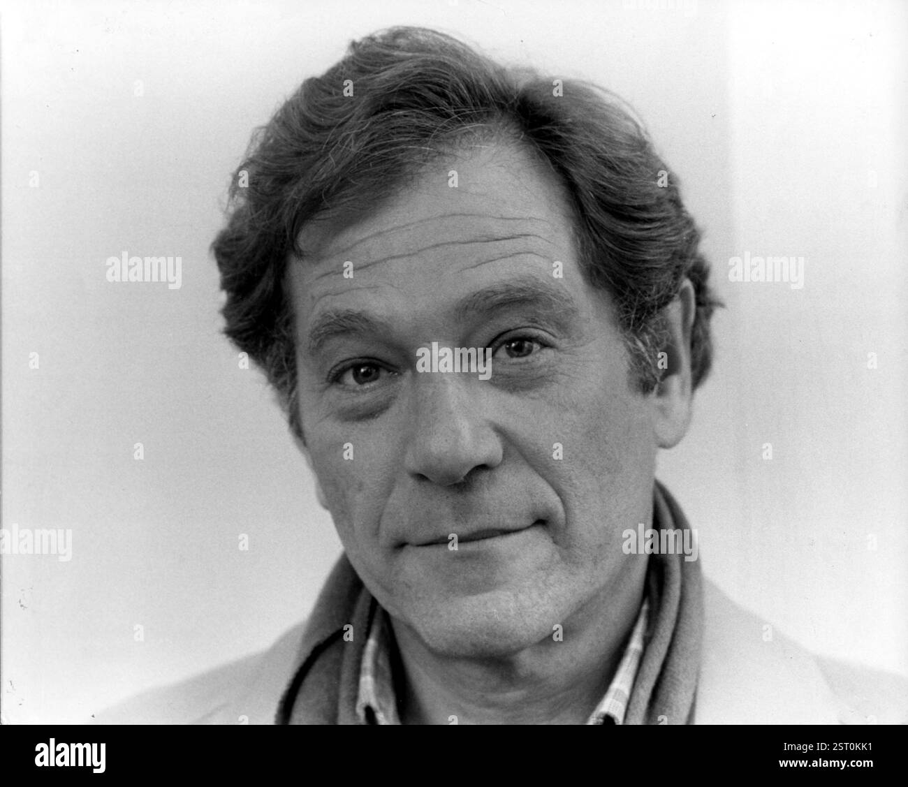 GEORGE SEGAL [b. 1934] American actor Date: 1934 Stock Photo - Alamy