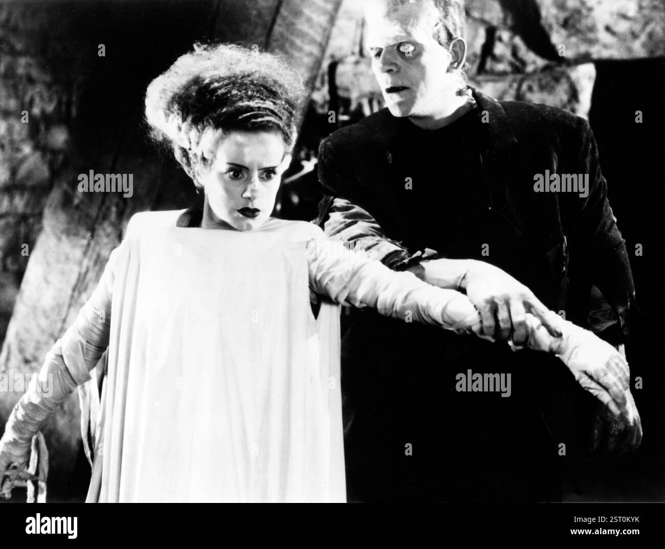 BRIDE OF FRANKENSTEIN [US 1935] ELSA LANCHESTER as the Bride, BORIS ...