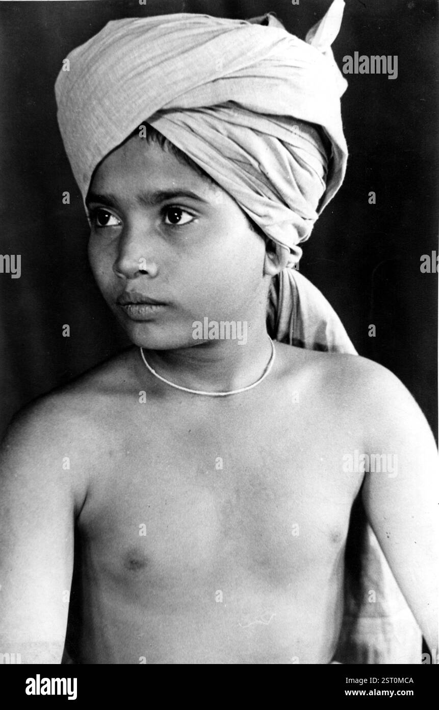 ELEPHANT BOY [BR 1937] SABU Date: 1937 Stock Photo - Alamy