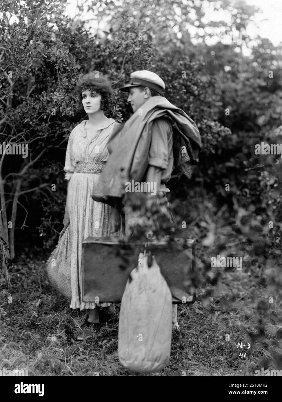 THE LOVE FLOWER [US 1920] CAROL DEMPSTER, RICHARD BARTHELMESS Date ...