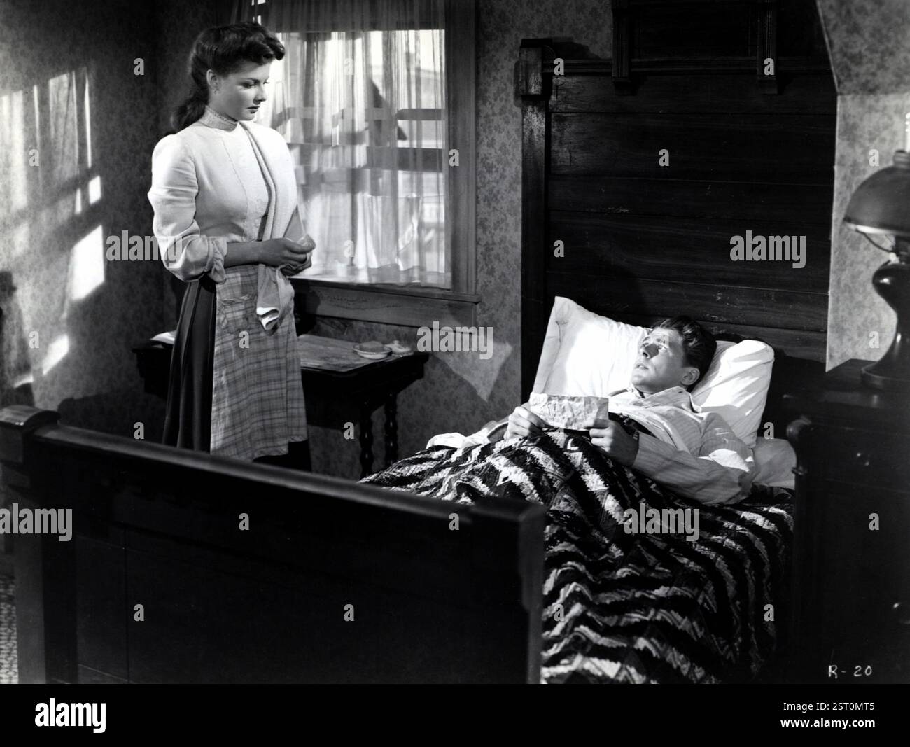 KINGS ROW [US 1942] ANN SHERIDAN, RONALD REAGAN Date: 1942 Stock Photo ...