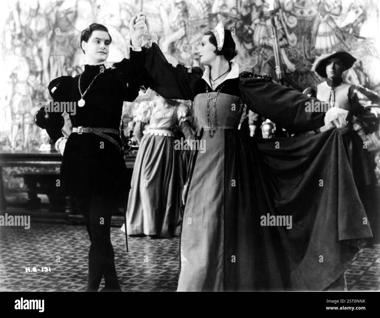 THE PRIVATE LIFE OF HENRY VIII [BR 1933] ROBERT DONAT, BINNIE BARNES as ...