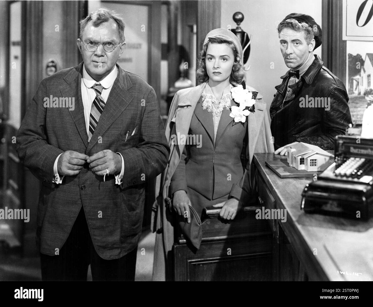 IT'S A WONDERFUL LIFE [US 1946] THOMAS MITCHELL, DONNA REED, TODD KARNS ...