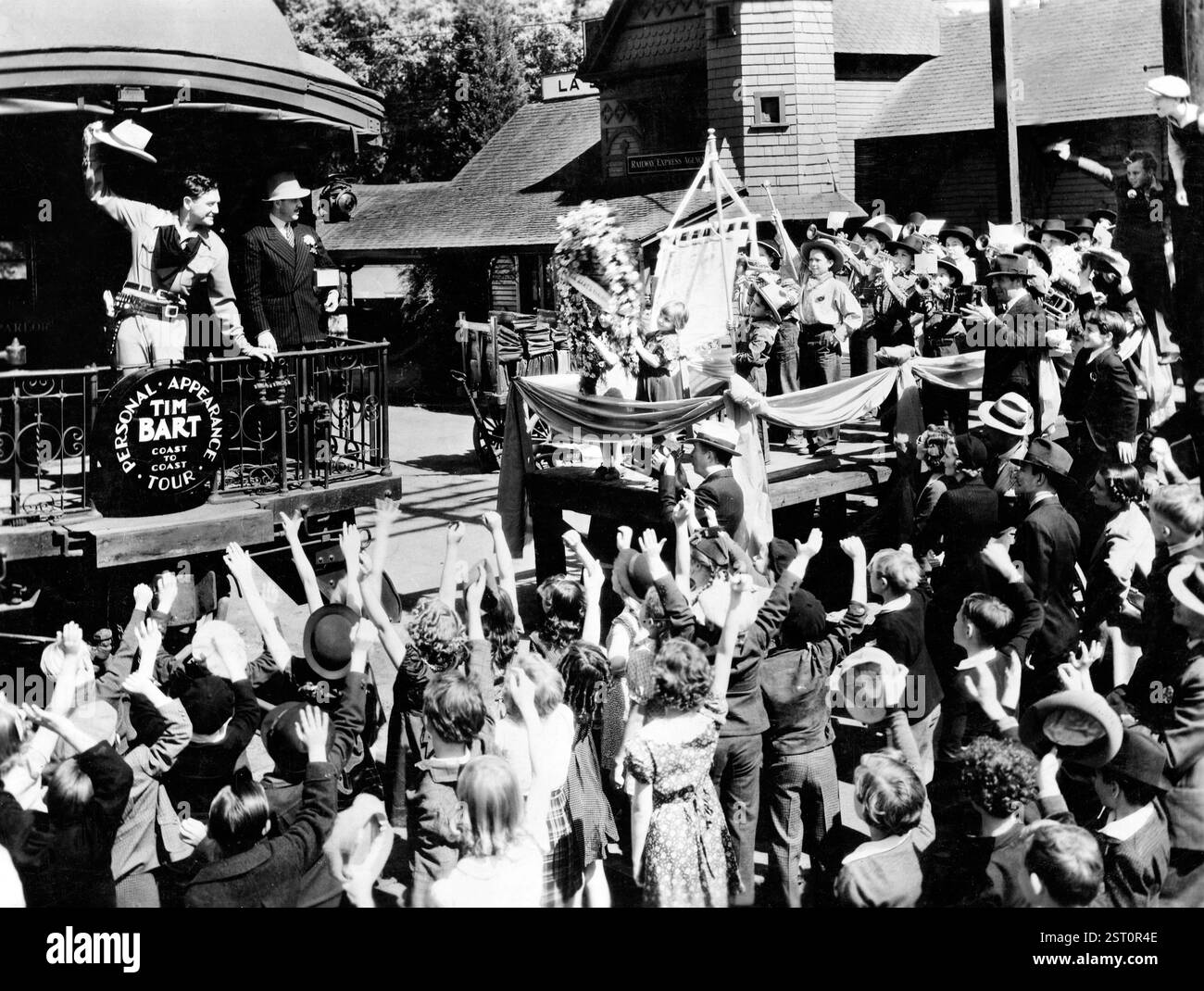 IT HAPPENED IN HOLLYWOOD [US 1937] aka ONCE A HERO RICHARD DIX [left ...