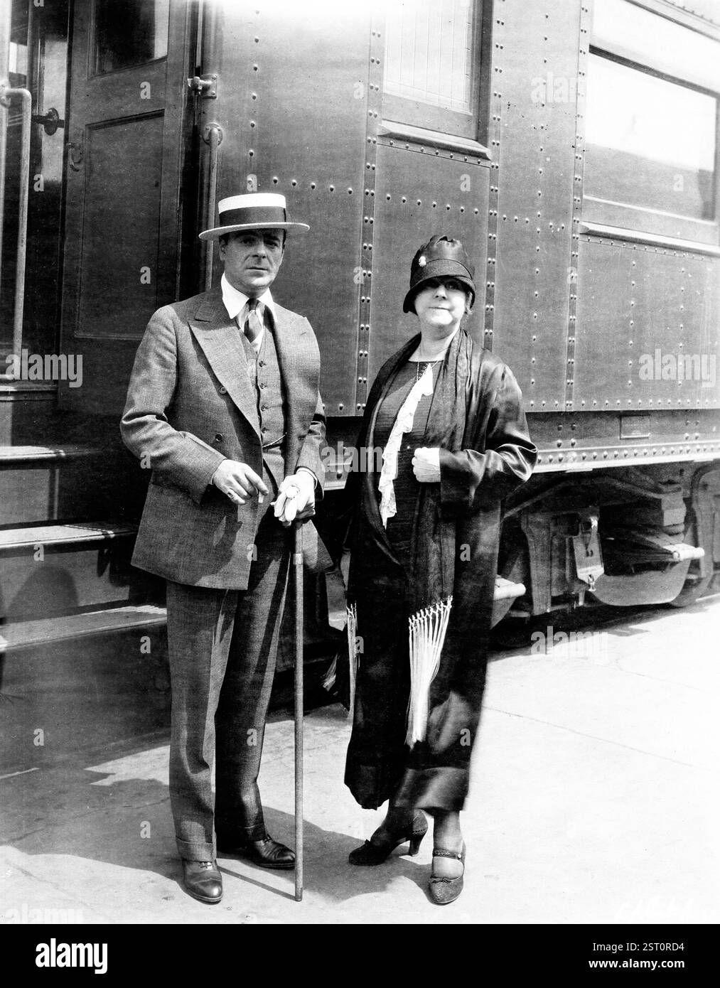 LOWELL SHERMAN [1888 - 1934] American Actor and Director [Pictured with ...