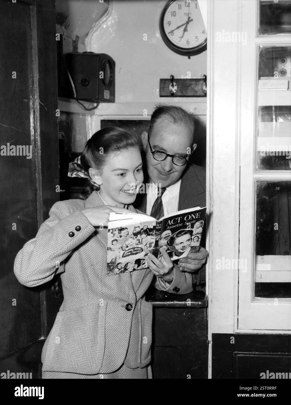 JANETTE SCOTT [b. 1938] British actor, with the Stage Door keeper at ...